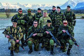 ARBEITSBESUCH | Schweizer Soldat