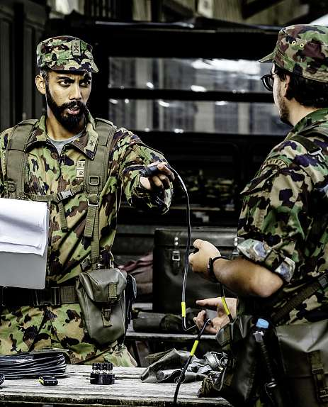 APRIL | Schweizer Soldat